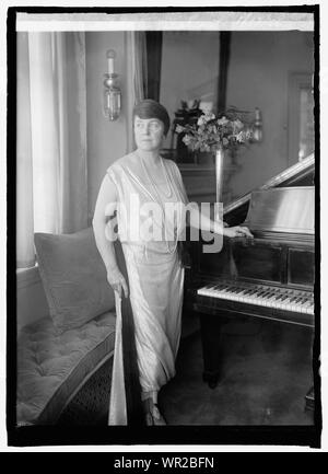 Mary Roberts Rinehart, 1/13/26 Stock Photo - Alamy