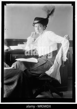McCORMICK, MRS. MEDILL (RUTH HANNA) AT DESK Stock Photo - Alamy