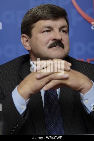 Pictured: Jaroslaw Kalinowski Stock Photo - Alamy