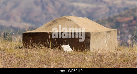 Traditional tomb in southern Madagascar Stock Photo - Alamy