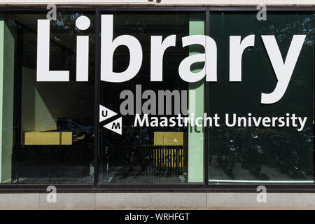 Downtown Maastricht University library for the faculties Law, Social ...
