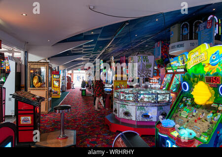 Arcade games on Clactons on sea's historic pier Stock Photo - Alamy