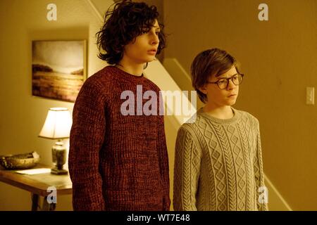 THE GOLDFINCH, from left: Finn Wolfhard, Sarah Paulson, 2019. © Warner ...