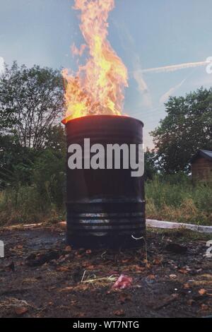 A fire burning in an oil drum Stock Photo: 29669791 - Alamy