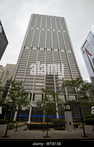 chase tower plaza or exelon plaza with first national clock Chicago ...