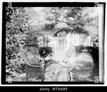 Mrs. Arthur Capper, 8/11/21 Stock Photo - Alamy
