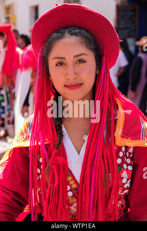 Peru women, portrait of a young Peruvian woman wearing traditional ...