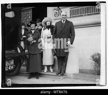 Mrs. Harding, Mrs. McLean & Mr. Harding Stock Photo - Alamy