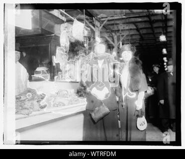 Mrs. Houston & Mrs. Grayson in Mkt Stock Photo - Alamy