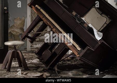 sheet music as negative Stock Photo - Alamy