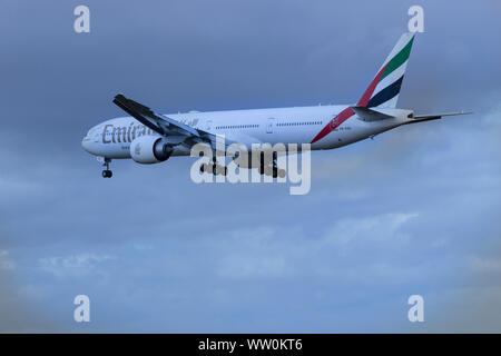 Emirates Boeing 777 at Newcastle International Airport Stock Photo - Alamy