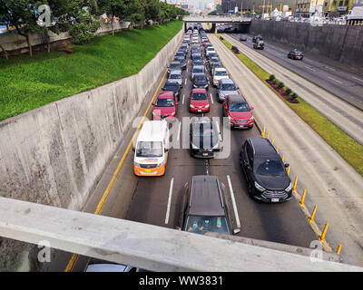Traffic at the main highways Via expresa and Javier Prado at the ...