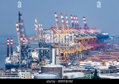 Container-Terminal Wilhelm Kaisen, Bremerhaven, Germany Stock Photo - Alamy
