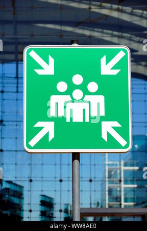 Meeting point sign at the airport Stock Photo - Alamy