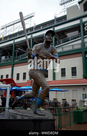 billy williams statue outside wrigley field Chicago Illinois USA Stock ...