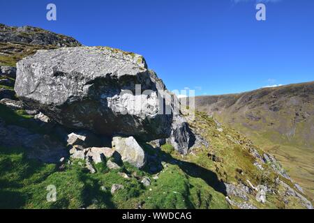 Hanging Stone - erratic boulder - high above the valley floors Stock ...