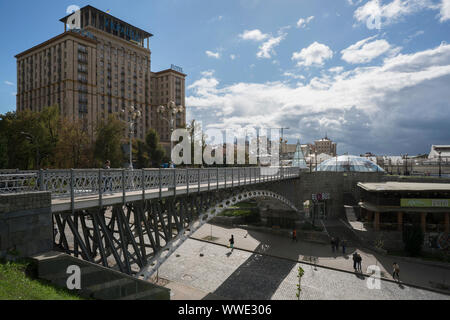 The four-star Hotel Ukraine (Hotel Ukrayina) built in the Soviet era ...
