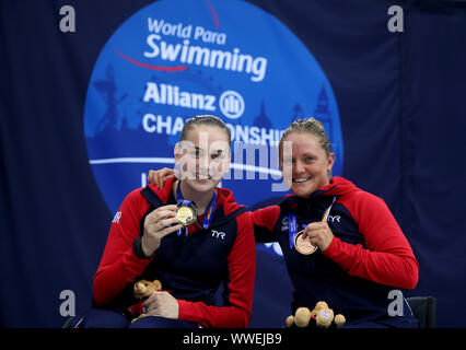 Great Britain’s Suzanna Hext with her gold medal for the Women's 50m ...