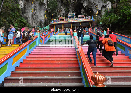 New iconic look of Murugan Temple Batu Caves become a new attraction ...