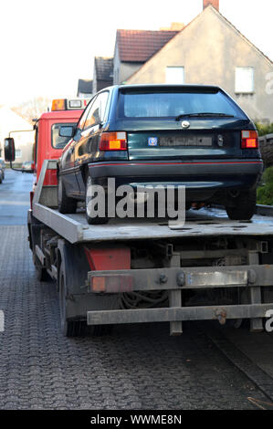 A breakdown dragged from an old car Stock Photo - Alamy