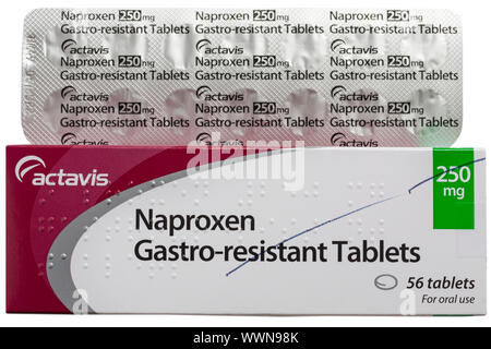 Pack of Naproxen Gastro-resistant Tablets by actavis for oral use ...
