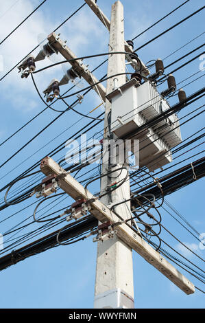 Mess of wire and cable clutter on electric pole Stock Photo - Alamy
