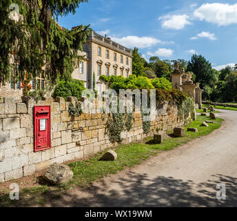 Iford Manor - the home of the Harold Peto Garden on the River Frome ...