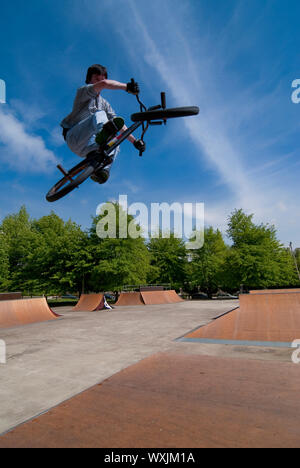 Bmx Table Top on a skatepark Stock Photo - Alamy