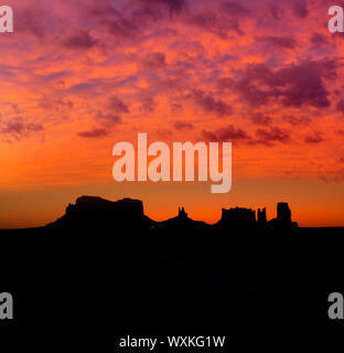 Sunset on US 163 Scenic road to Monument Valley Park Stock Photo - Alamy