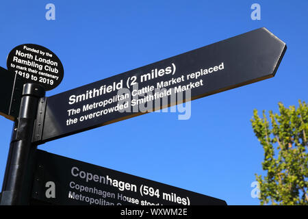 Smithfield Market signpost - London Stock Photo - Alamy