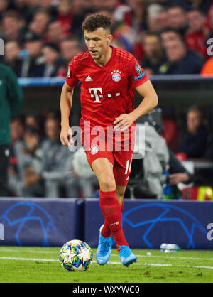Ivan Perisic of Bayern Munich controls the ball during the UEFA ...
