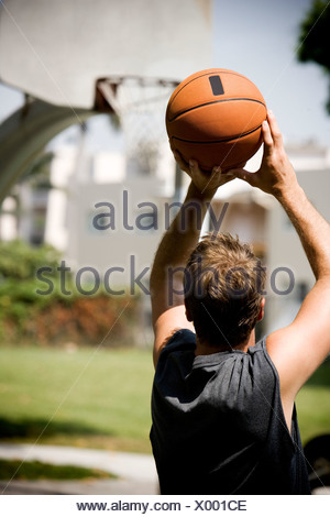 Basketball Player Shooting Hoops Stock Photo: 23794725 - Alamy