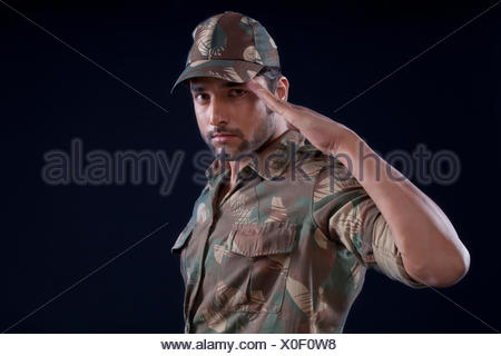 Indian soldier saluting Stock Photo: 113182280 - Alamy