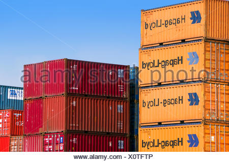 Hapag Lloyd cargo container shipping line Stock Photo: 157334144 - Alamy