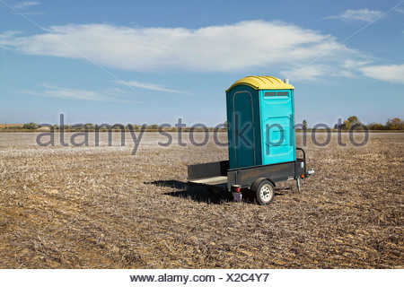 Portable toilet by field Stock Photo: 91661973 - Alamy