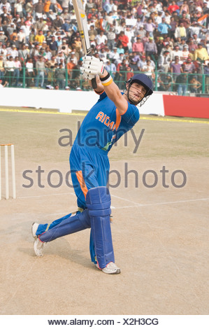 Cricket batsman playing a hook shot Stock Photo: 30500657 - Alamy