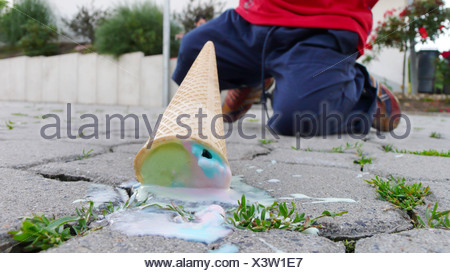 falling down ice-cream cone Stock Photo - Alamy