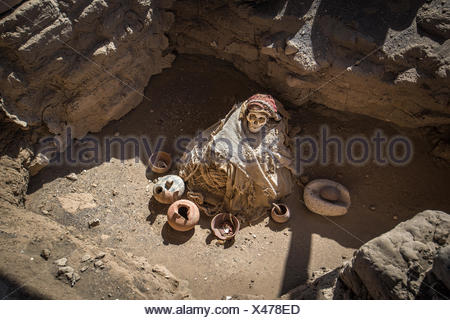 Chauchilla Cemetery with prehispanic mummies in Nazca desert, Peru ...