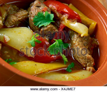Kuzu guvec - Turkish dish of lamb with vegetables Stock Photo - Alamy