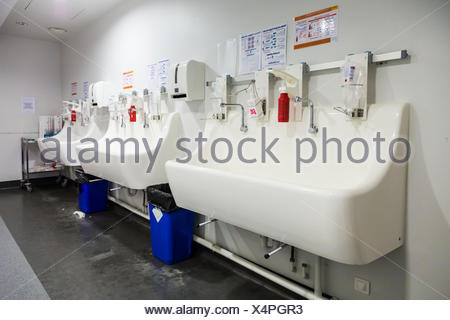Surgical wash station, Scrub taps and soap dispensers in an operating ...