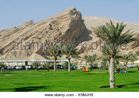 Mount Jebel Hafeet, highest mountain in Abu Dhabi and Green Stock Photo ...