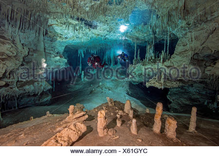 Mexico, Yucatan, Tulum, cave divers in the system Dos Pisos Stock Photo: 102841109 - Alamy