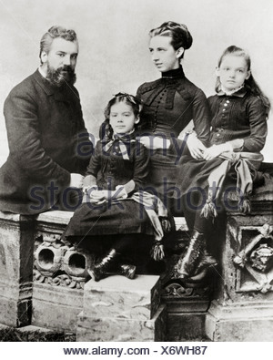 Alexander Graham Bell and Family Stock Photo: 52112517 - Alamy