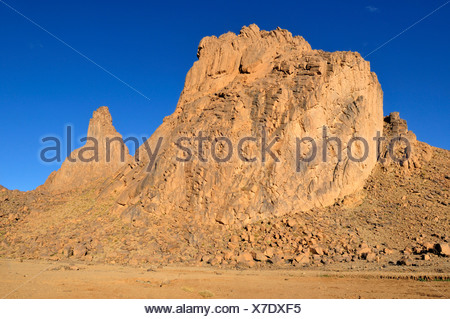 Hoggar Mountains (Ahaggar), mountain range formed from volcanic rocks ...