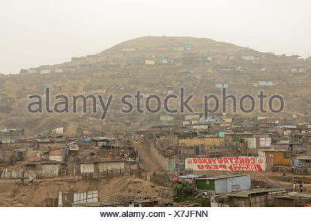 Slums in Lima Stock Photo: 88452562 - Alamy