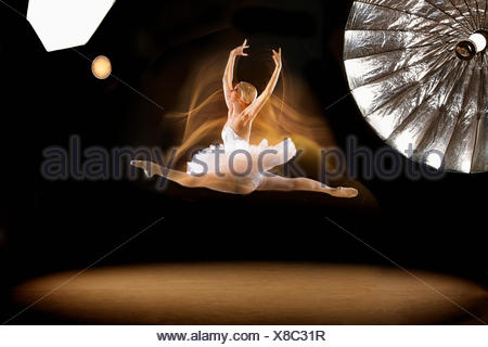 Ballerina doing the splits in mid air Stock Photo: 52455032 - Alamy