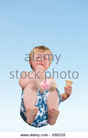 Crying boy with dropped ice cream Stock Photo: 37145569 - Alamy