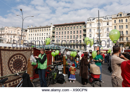 Vienna Naschmarkt Linke Wienzeile flea market antique market. Austria ...