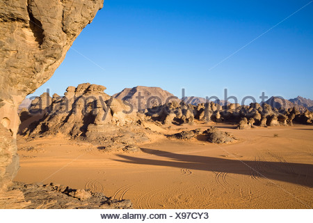 mountain range Tadrart Acacus in the desert, Libya, Sahara Stock Photo ...