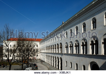 Entrance of the Ludwig-Maximilians-University, Munich, Bavaria Stock ...